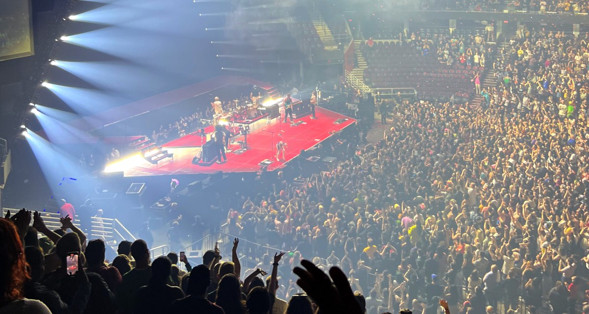 Paramore brings long awaited This Is Why Tour to Cleveland – The In-Crowd